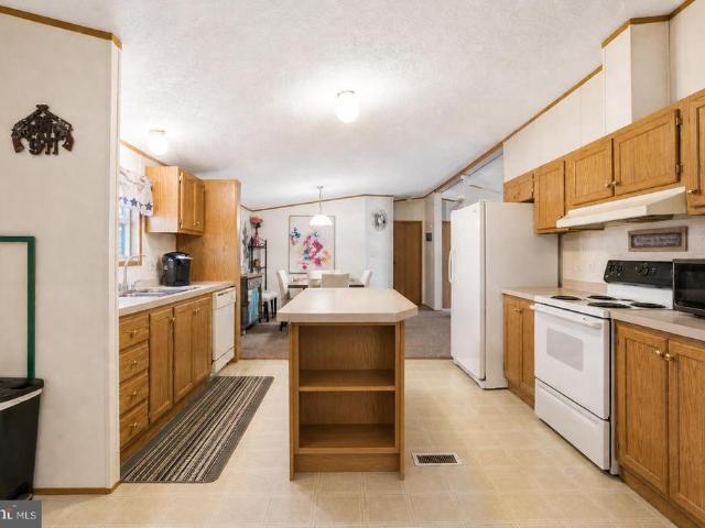 213 Creekside Lane