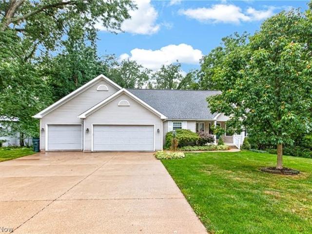213 Crestland Ave NW, North Canton, OH 44720