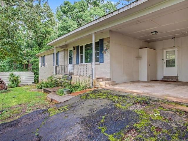 213 Curbstone Rd, Hot Springs, AR 71913