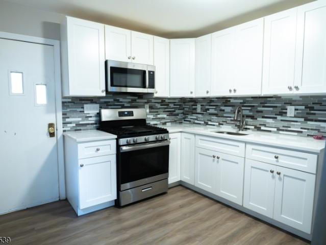 213 Amity St # 3