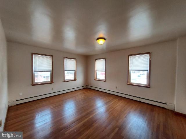 213 B Lincoln Way W