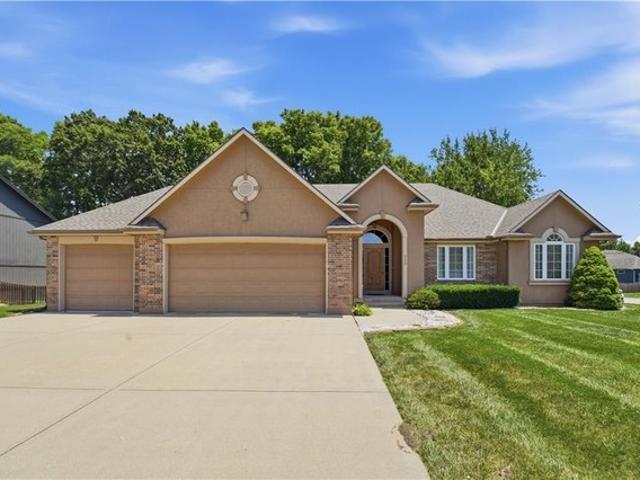 213 Blackjack Ave, Lone Jack, MO 64070