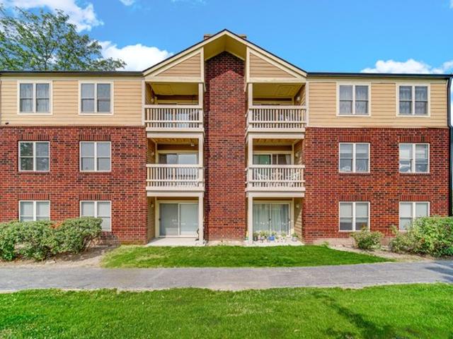 213 Glengarry Dr Apt 211, Bloomingdale, IL 60108