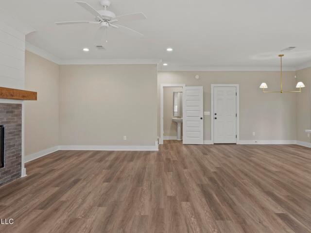 213 Grayson Place