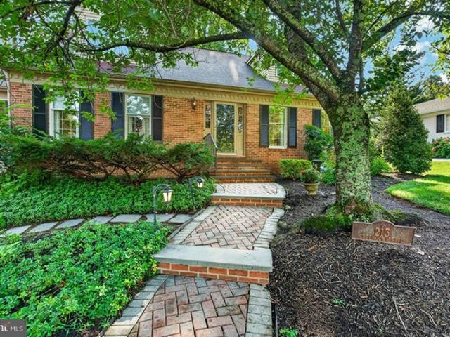 213 Greenock Dr, Wilmington, DE 19807