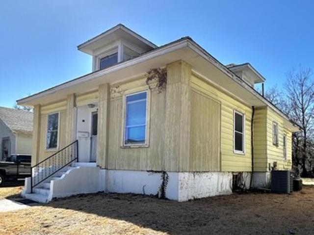 213 D St NW, Miami, OK 74354