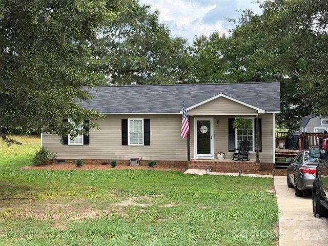 213 Darth Maul Dr, Grover, NC 28073