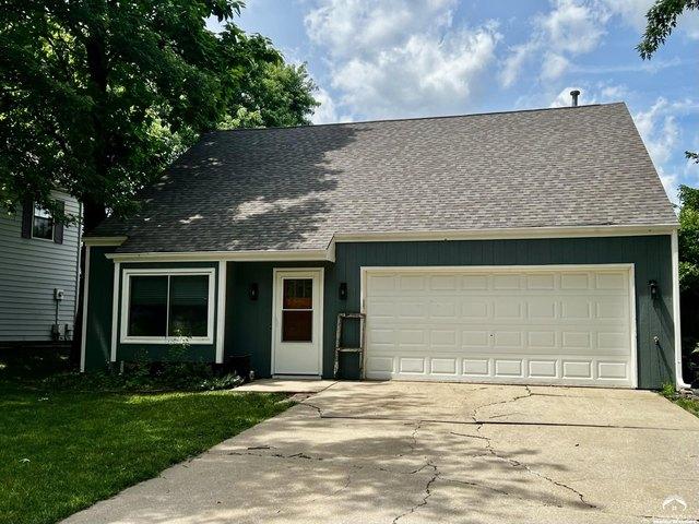 213 Deerfield Ln, Lawrence, KS 66049
