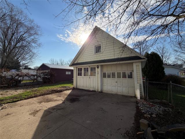 213 E 34TH Street
