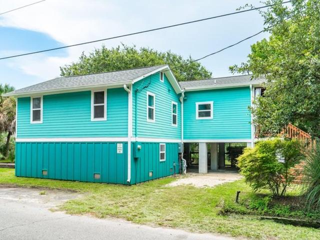 213 E Cooper Ave, Folly Beach, SC 29439