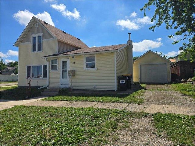 213 E Fremont St, Spring Valley, MN 55975