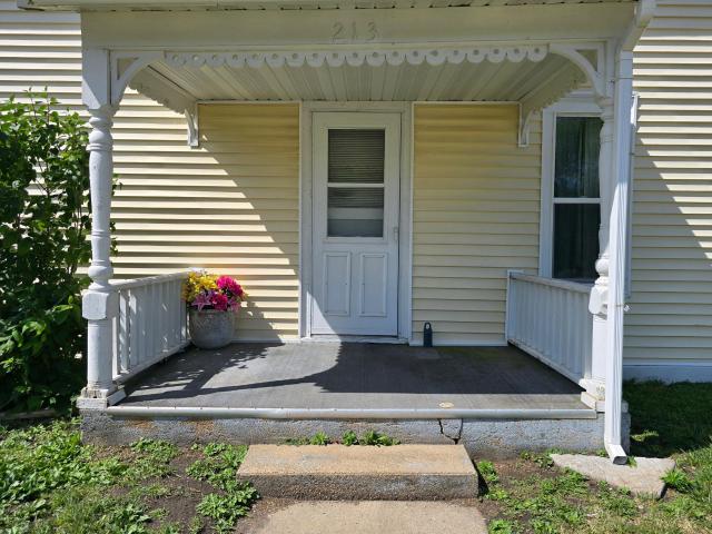213 E Fremont Street
