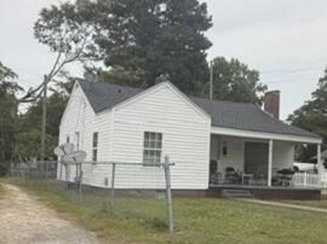 213 E Hillsboro St, Mount Olive, NC 28365