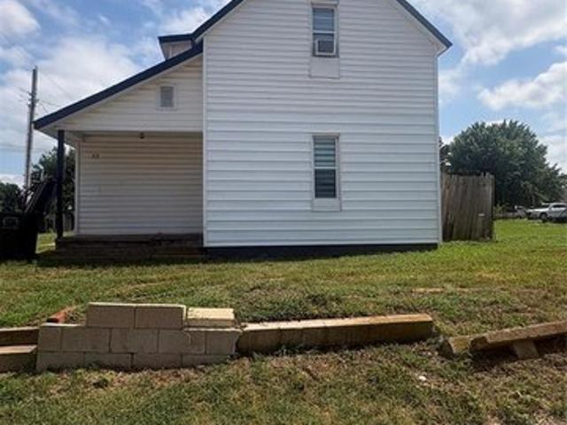 213 E Karns St, Hinton, OK 73047