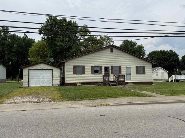213 E Medcalf St, Dale, IN 47523
