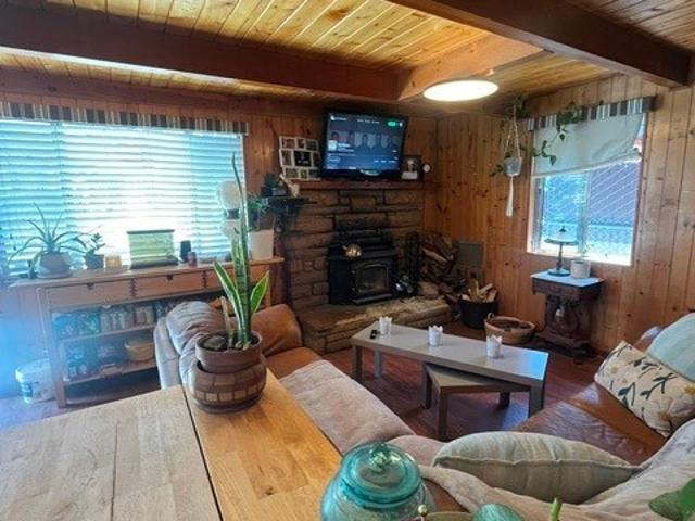 213 E Mountain View