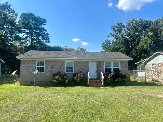 213 E Pickens St, Marion, SC 29571