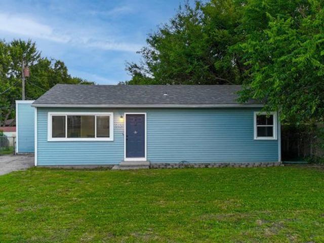 213 E Radio Ln, Arkansas City, KS 67005