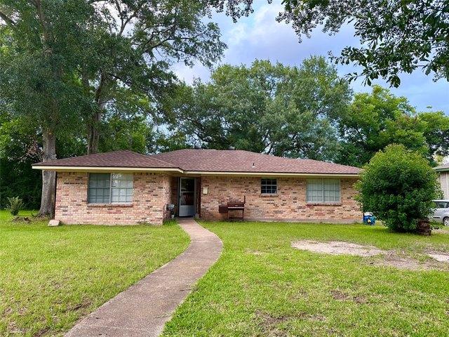 213 E Rhodes Ave, Lufkin, TX 75901
