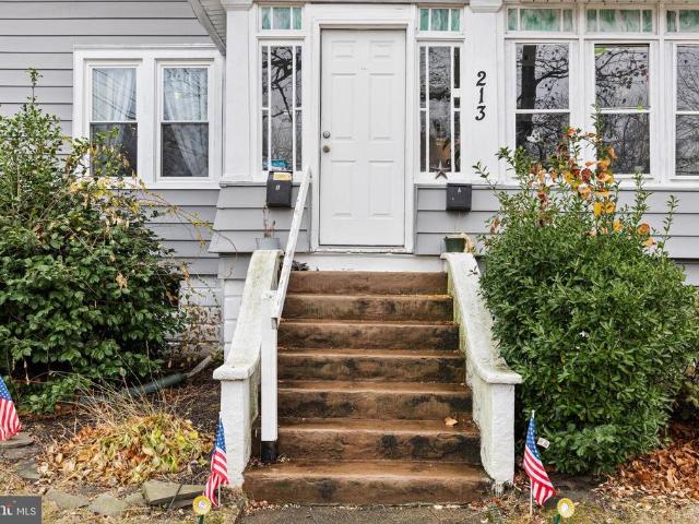213 End Ave