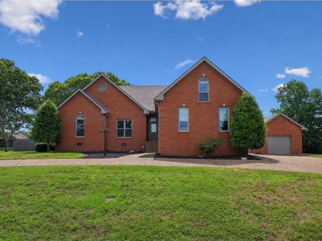 213 Fox Hunt Ln, Lebanon, TN 37087