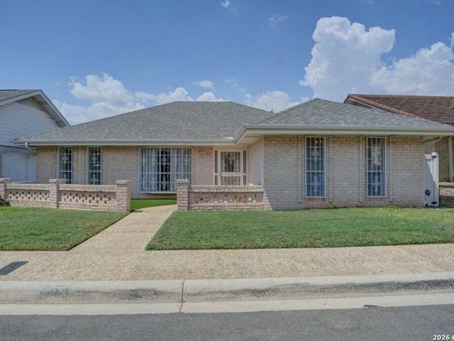 213 Fenwick Dr, Windcrest, TX 78239