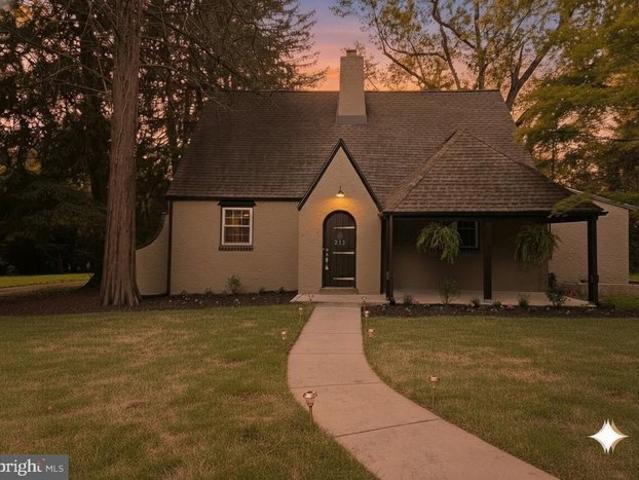 213 Fildes Ln, Wallingford, PA 19086
