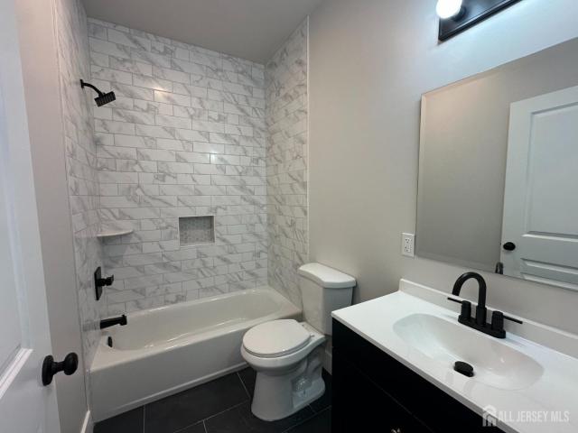 213 French Street 5