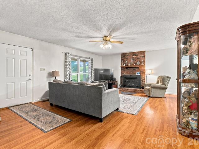 213 Hamilton Road