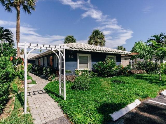 213 Hibiscus Ave, Pompano Beach, FL 33062