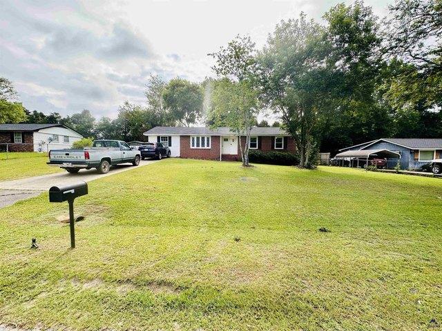 213 Hilltop Dr, Perry, GA 31069