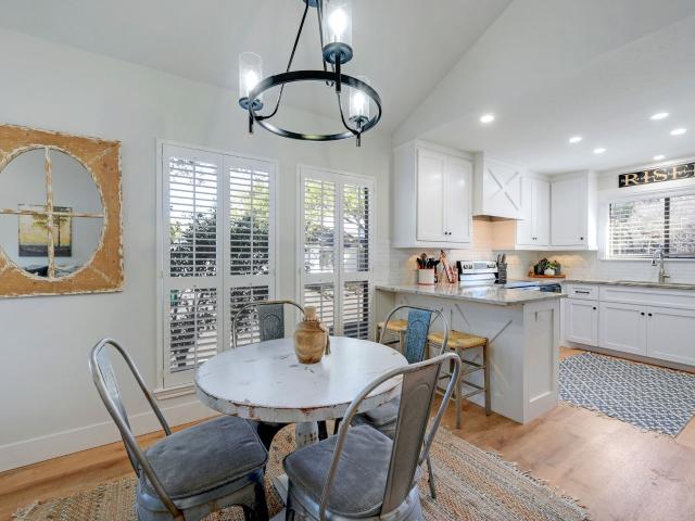 213 Overlook Ct, Wimberley, TX 78676 | MLS #7922 | Compass