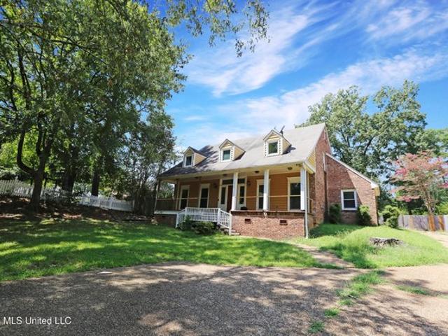 213 Longwood Dr, Clinton, MS 39056
