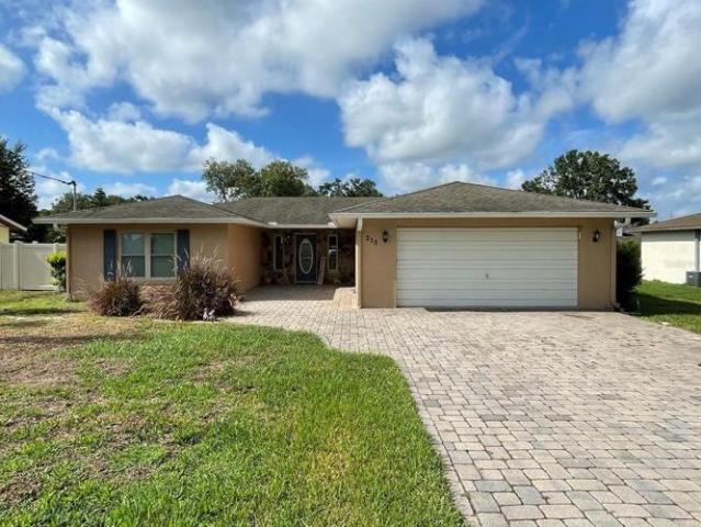 213 Lakeview Dr, Auburndale, FL 33823