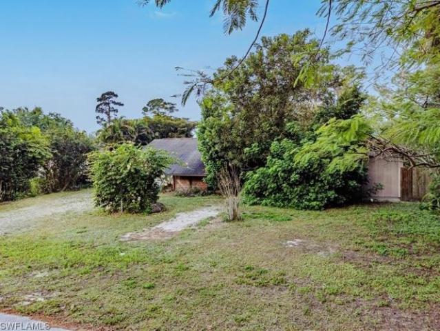 213 Lincoln Ave, Lehigh Acres, FL 33936