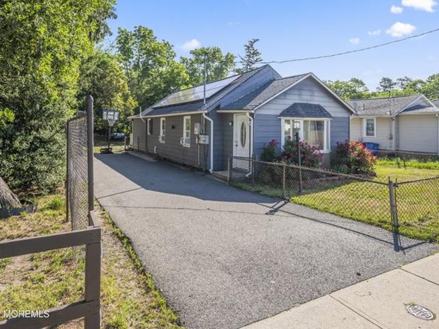 213 Manapaqua Ave, Lakehurst, NJ 08733