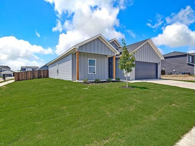 213 Marble Creek Dr, Fort Worth, TX 76131