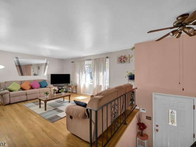 213 Myrtle Ave, Scotch Plains, NJ 07076 | MLS #4005