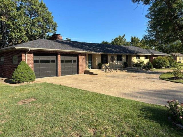 213 N Ash St, Russell, KS 67665