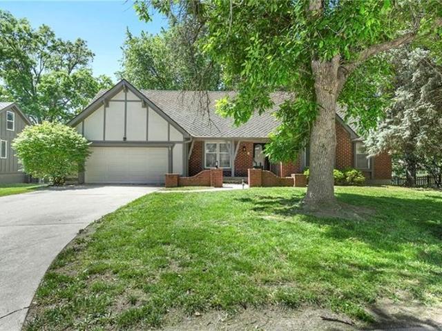 213 NW Juniper St, Lee's Summit, MO 64064