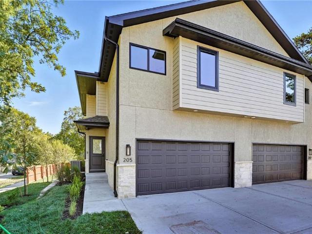 213 NW Orchard Court