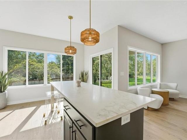 213 NW Orchard Ct, Lee's Summit, MO 64063