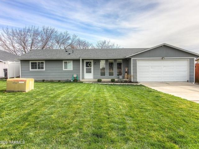 213 S 76th Ave, Yakima, WA 98908