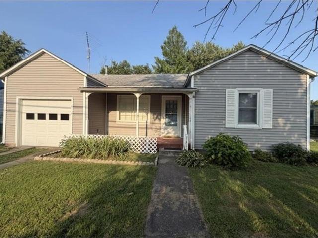 213 S Center St, Clarence, MO 63437