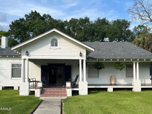 213 S Main St, Breaux Bridge, LA 70517