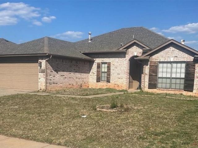 213 Sandstone Dr, Norman, OK 73071