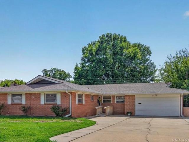 213 SE Roselawn Ave, Bartlesville, OK 74006