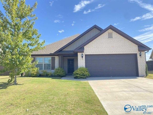 213 Shubert Dr, Hazel Green, AL 35750