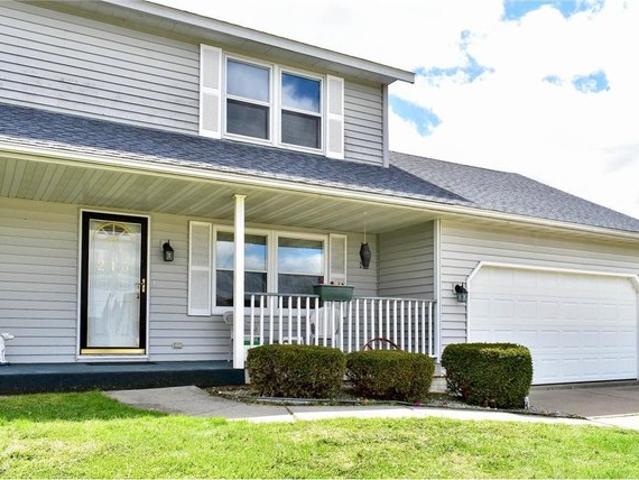 213 Sunset Ave NW, Altura, MN 55910