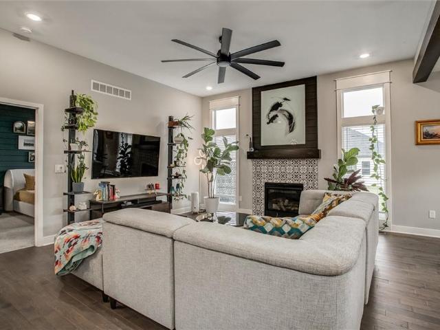 213 SW Davenport Drive